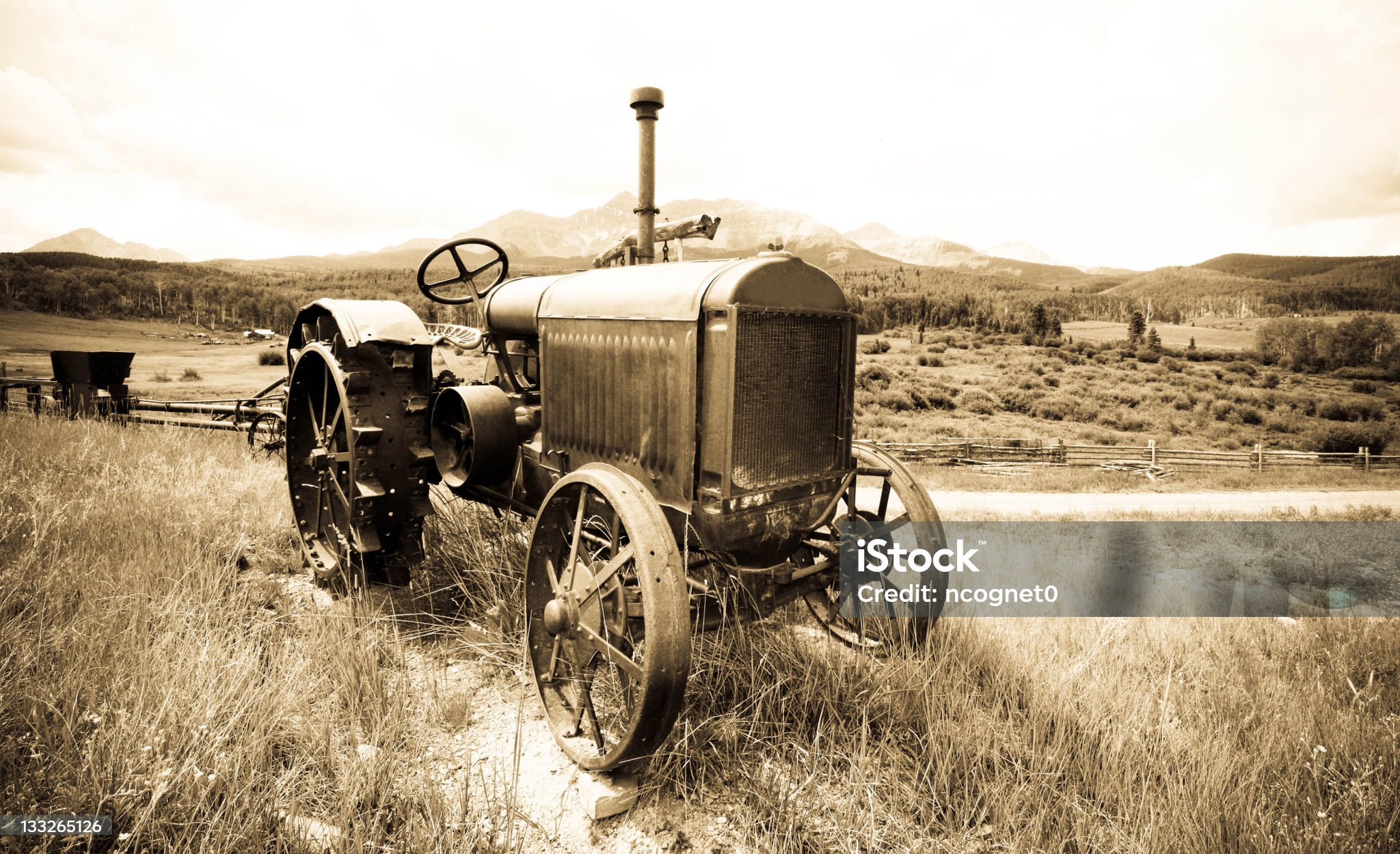 Sejarah Traktor dari Mesin Uap hingga Teknologi Smart Farming - Toko Toss